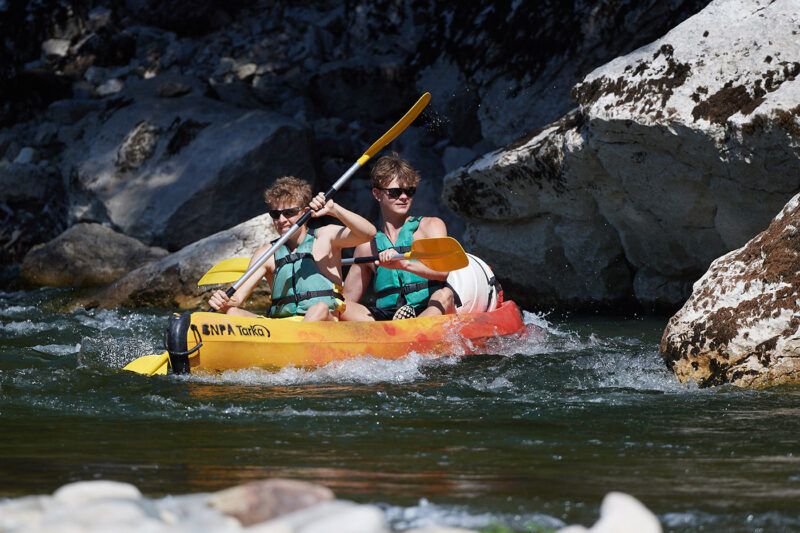 Base Nautique du Pont d’Arc – Location de canoë-kayak